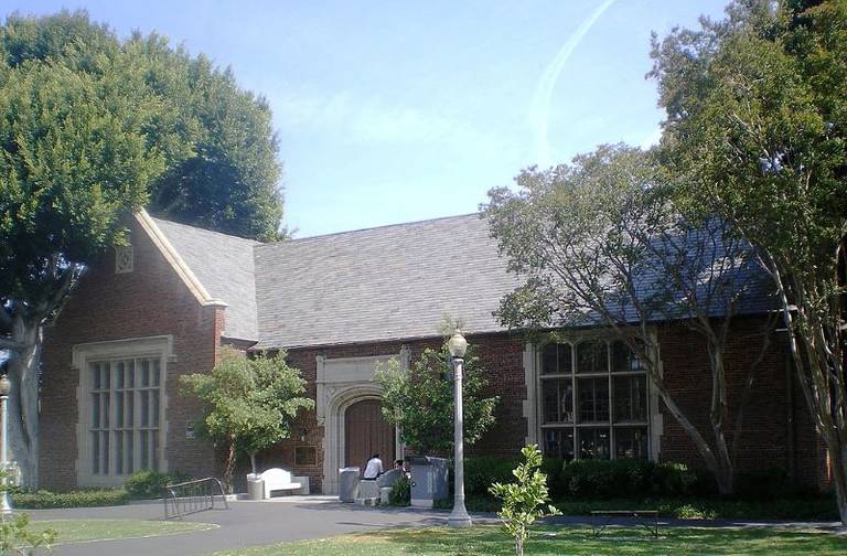 11 Beautiful Libraries In Los Angeles That Bookworms Swear By