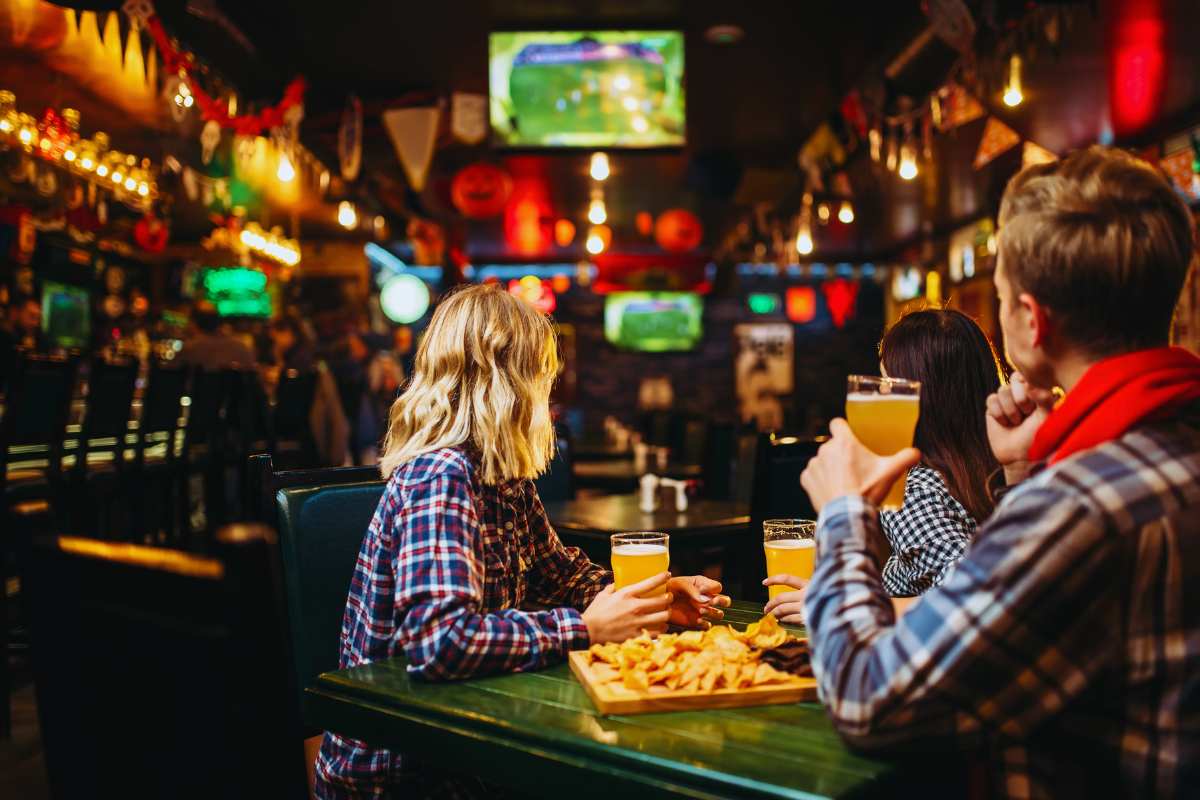 13 Best Sports Bars In L.A. For Watching Your Favorite Games