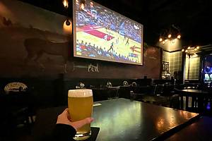 13 Best Sports Bars In L.A. For Watching Your Favorite Games