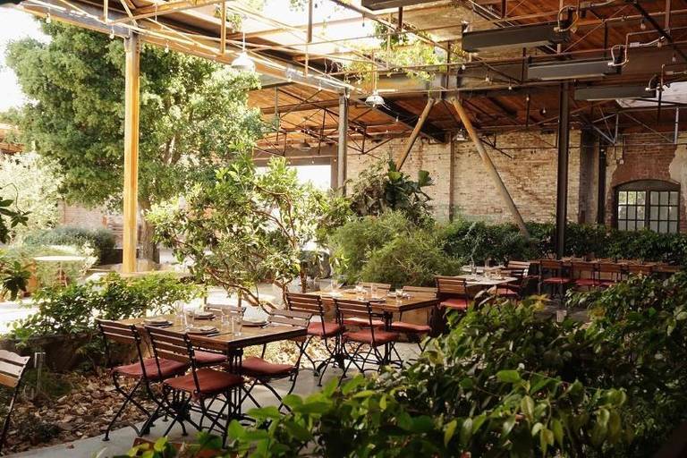 22 Best Brunch Spots In Los Angeles to Kick Off The Weekend