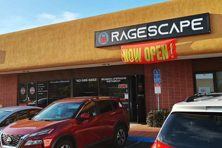 Die 6 besten Rage Rooms in Los Angeles, um den Stress abzubauen