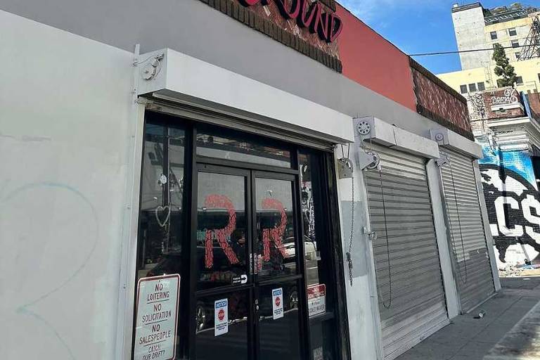 6 Best Rage Rooms Around Los Angeles To Unleash Your Stress