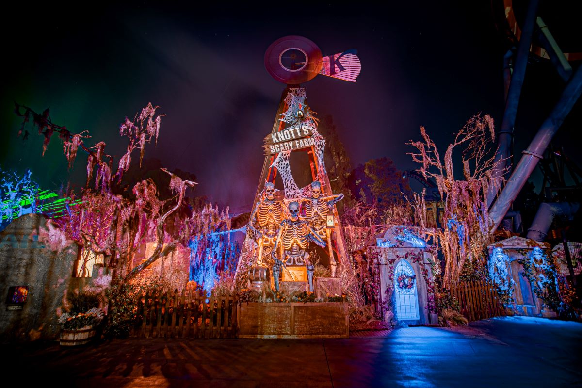 13 Horrifying 2025 Haunted Houses In Los Angeles For Halloween
