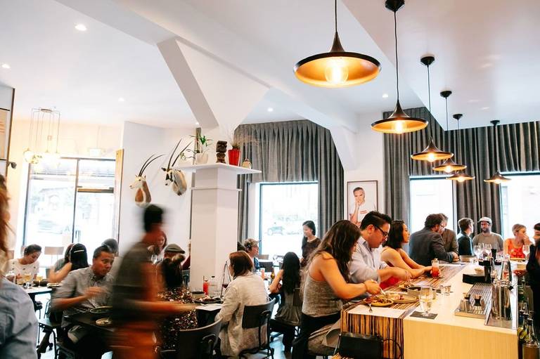 10 Fantastic Happy Hours In Los Angeles You've Got To Try
