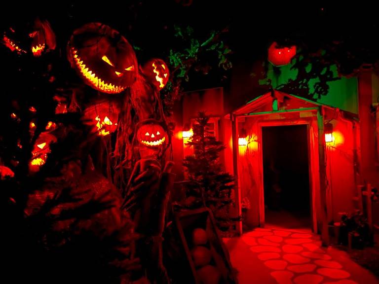 13 Horrifying 2025 Haunted Houses In Los Angeles For Halloween