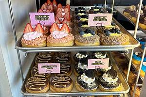 10 Essential Shops For The Best Donuts In Los Angeles