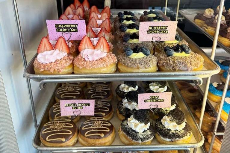 10 Essential Shops For The Best Donuts In Los Angeles