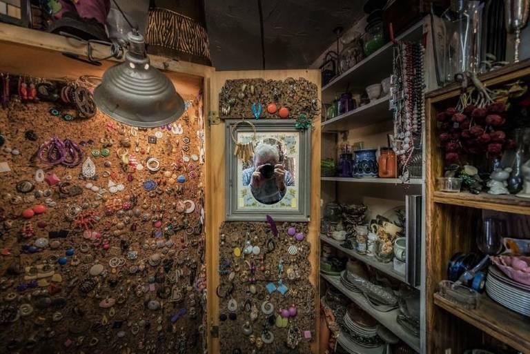 10 Antique Stores In Los Angeles To Go Treasure Hunting