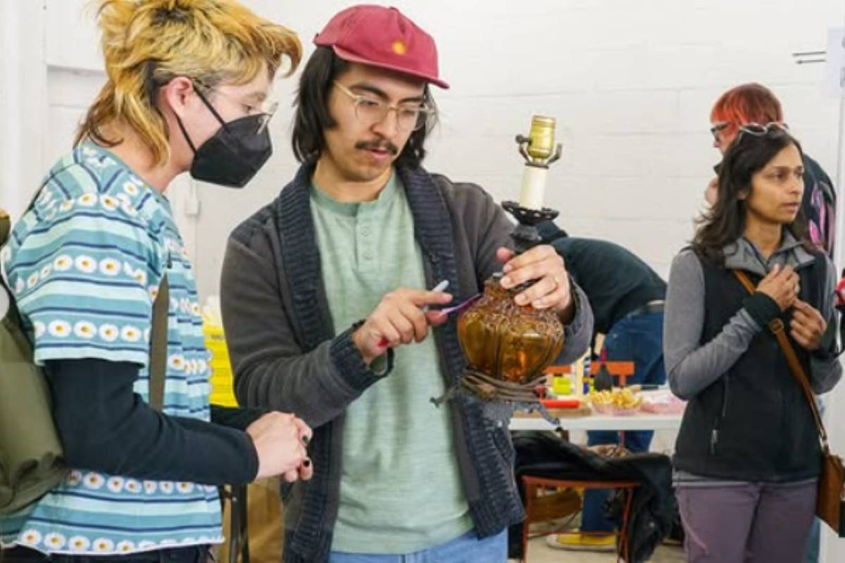 Feria gratuita de reparaciones en Echo Park ayuda a reparar tus objetos ...