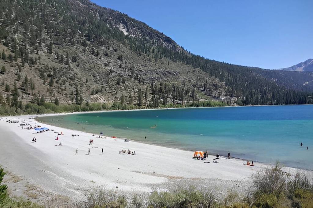 California’s “Little Switzerland” Hides A Lake With Sandy Beaches