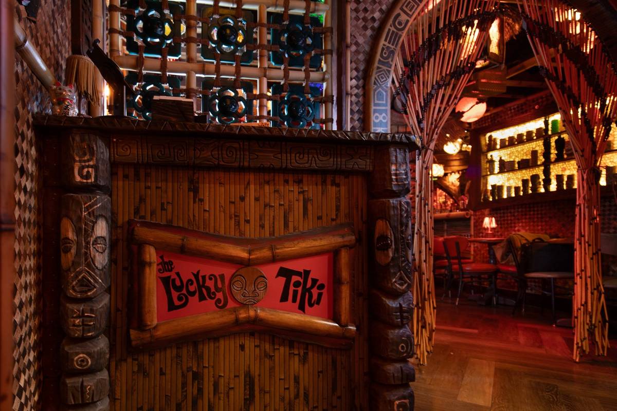 This Secret Tiki Bar Is Hidden Above A WeHo Hot Dog Stand – Here's How ...
