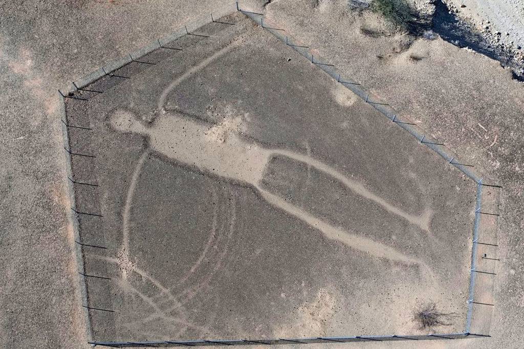 This Mysterious Ancient Figure Lies In A Desert 4 Hours From L.A.