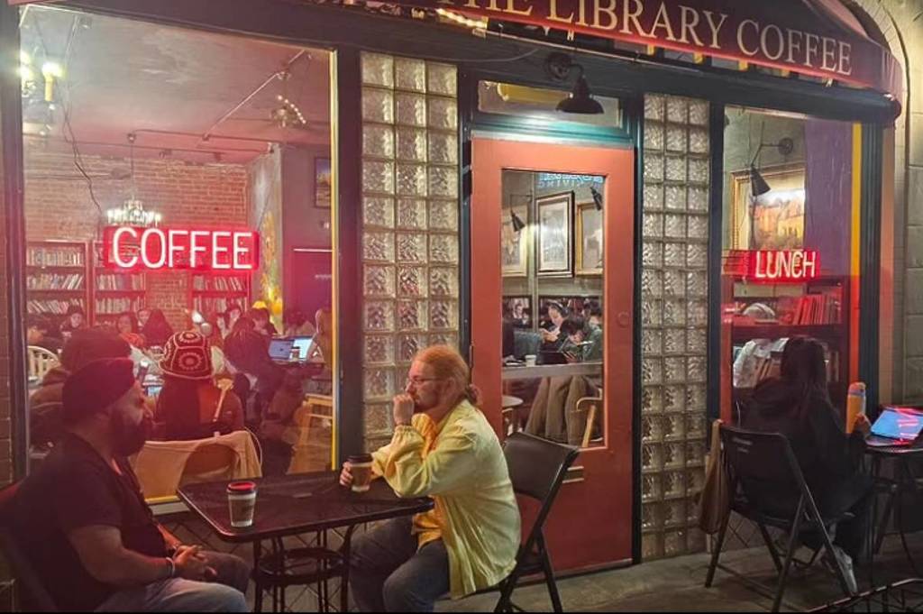 Late Night Coffee Shops In L.A.: Where To Go And What To Order