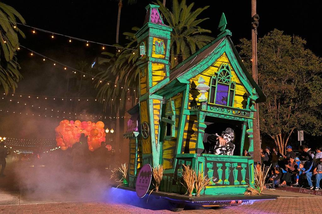 California's Oldest And Spookiest Halloween Parade Returns To SoCal ...