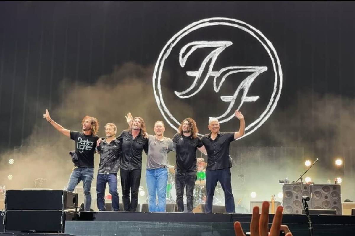 Les Foo Fighters jouent un concert de bienfaisance à Los Angeles.