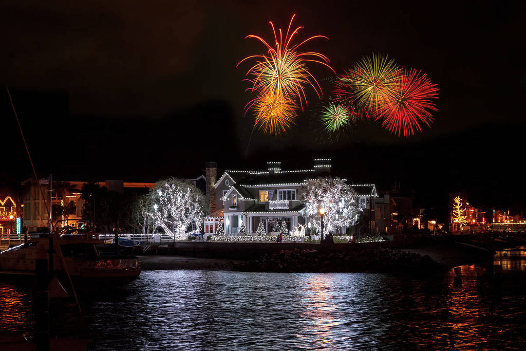 2025 Balboa Island Christmas Lights & Boat Parade: What To Know