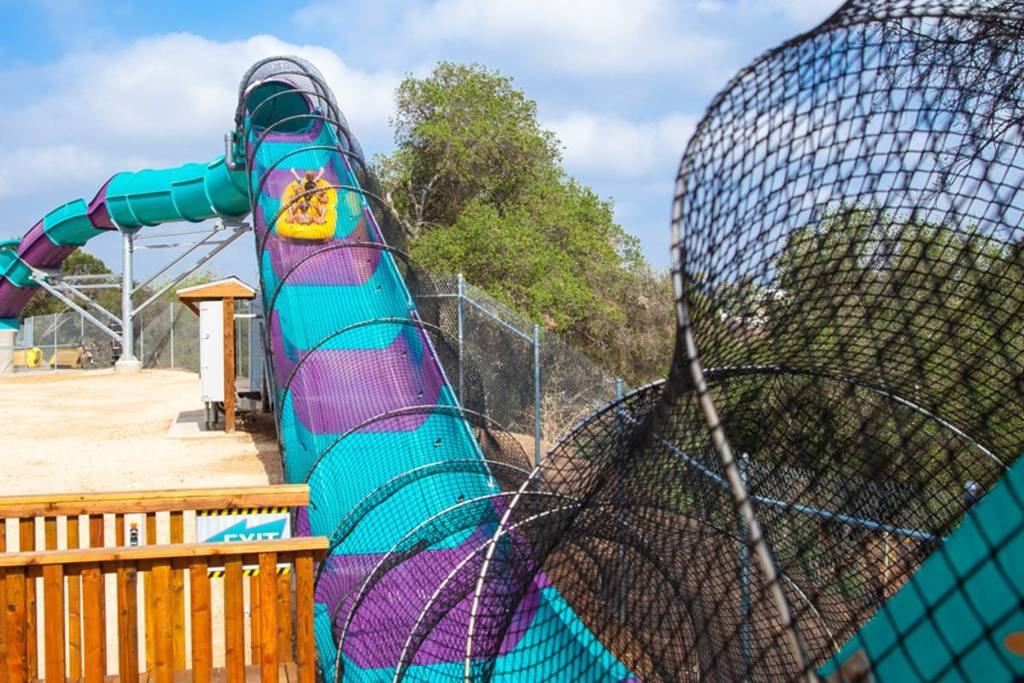 Less than 1 hour from L.A., California’s biggest water park is ...