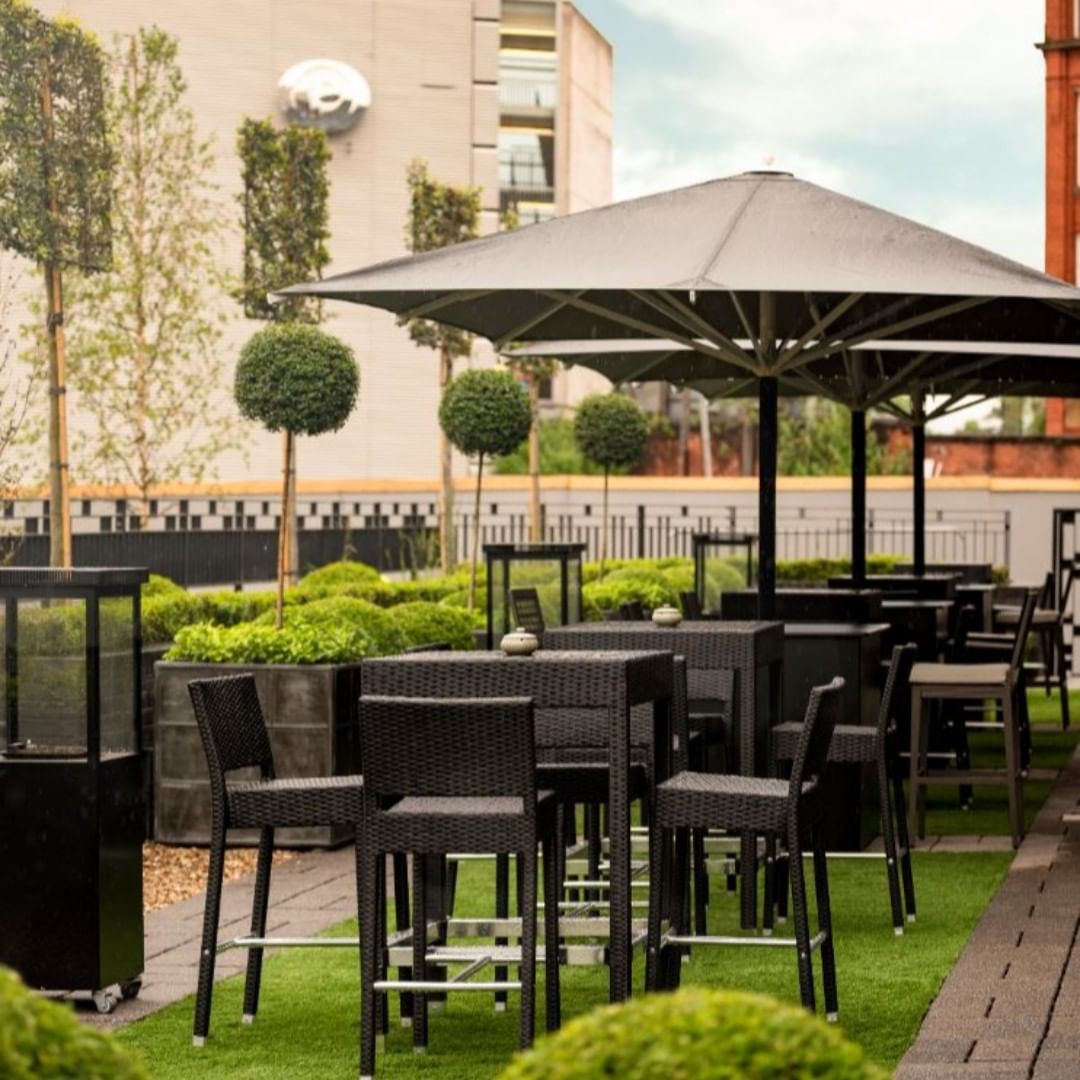 This Gorgeous Pop-Up Cocktail Bar Will Help Us Make The Most Of The ...