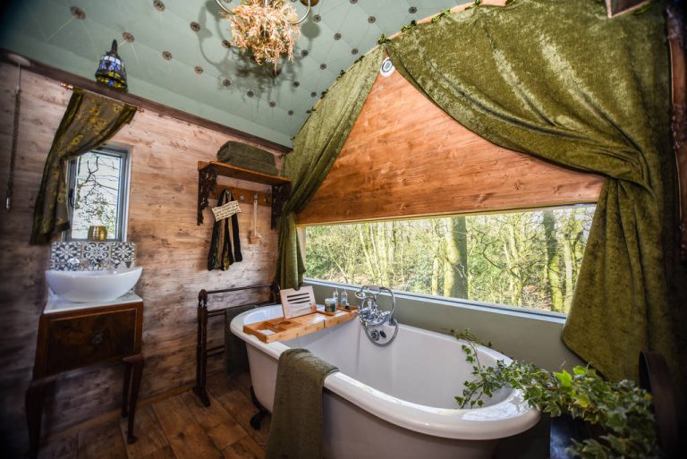 This Hidden Treehouse Two Hours From Manchester Is The Perfect Tranquil ...