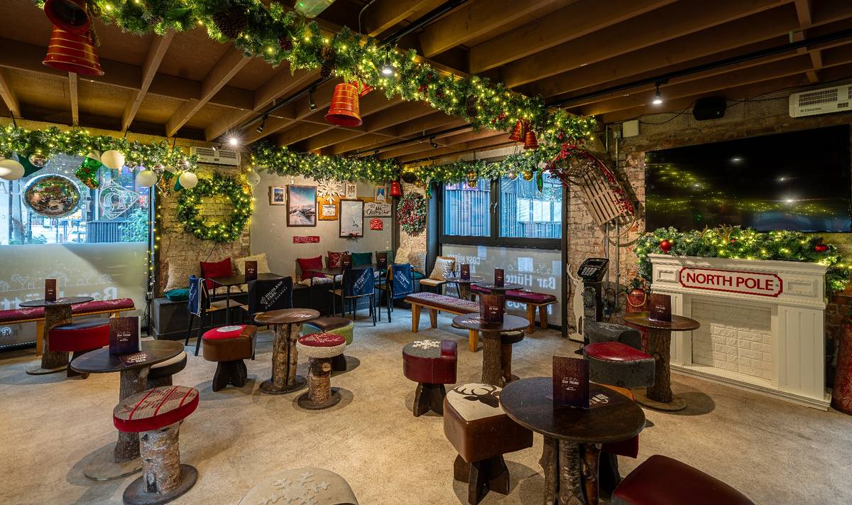 Bar Hütte: Manchester's Festive Alpine-Themed Huts With Karaoke