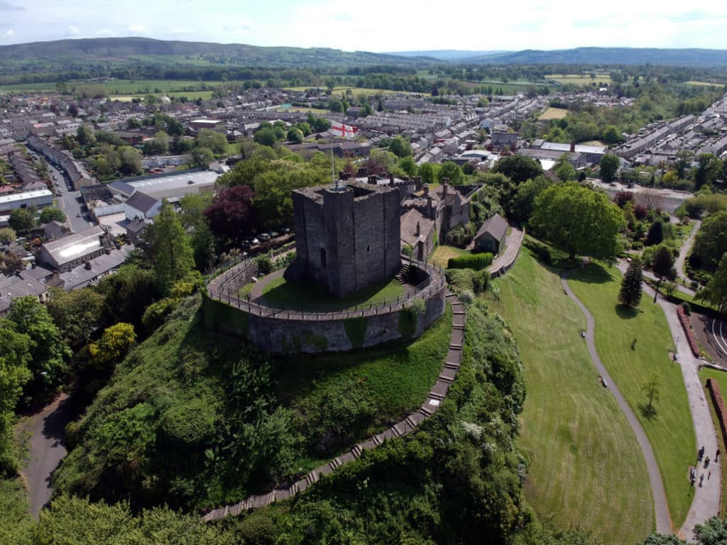 This Pretty Town Nestled In An Area Of Outstanding Natural Beauty Has ...