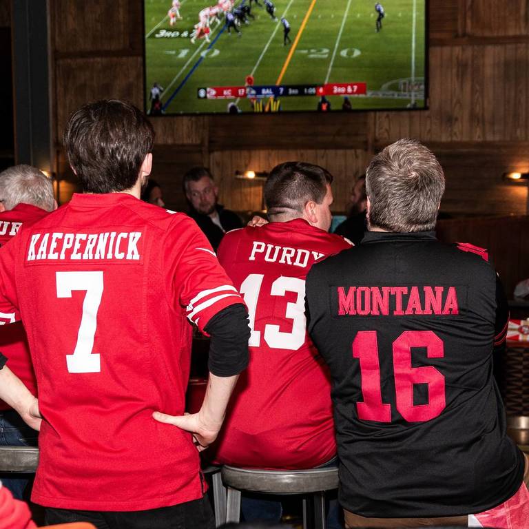 The Best Places To Watch The Super Bowl Game In Manchester