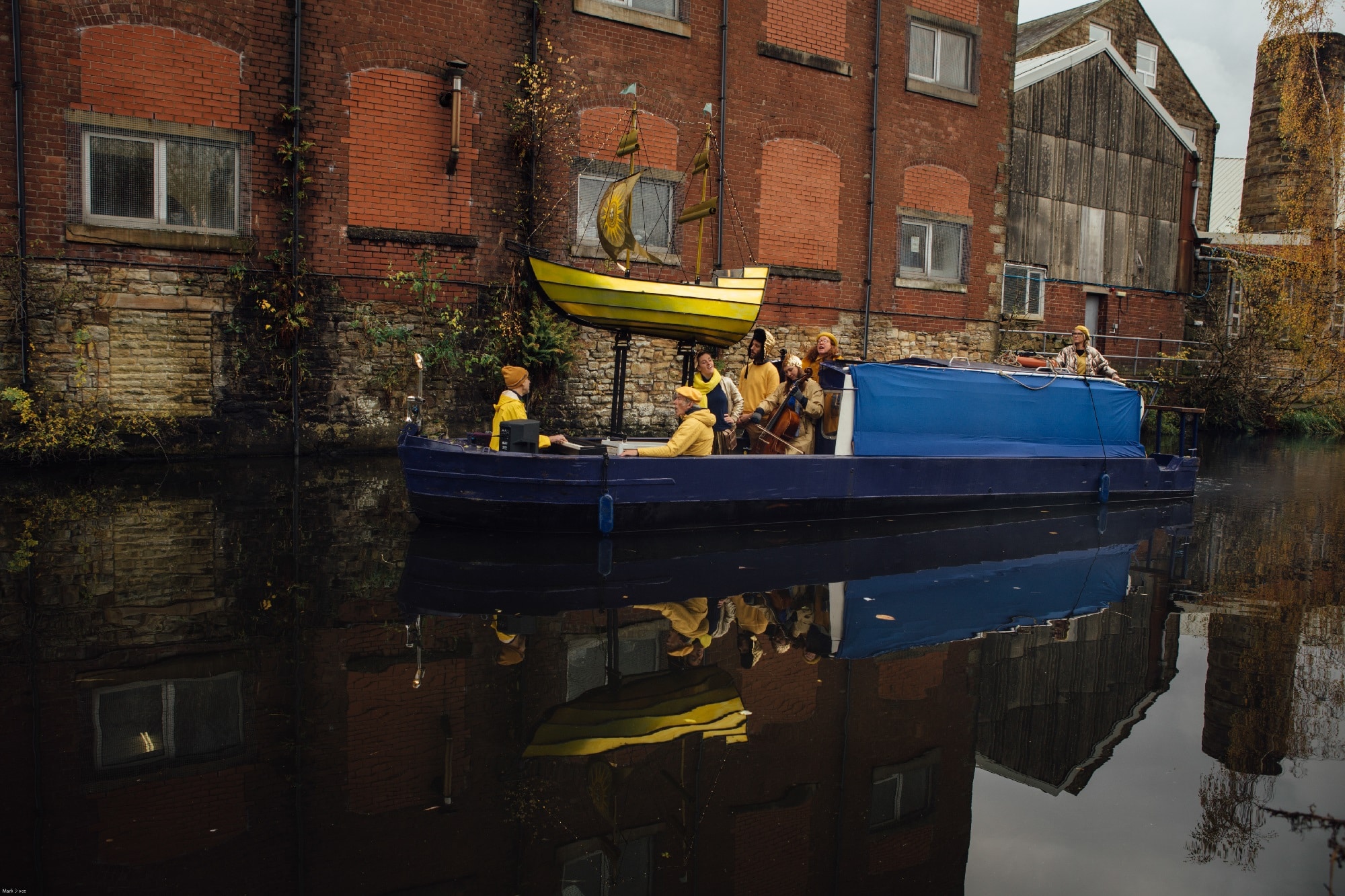 Opal's Comet: A Theatre Show On Board A Canal Boat Is Coming To Manchester