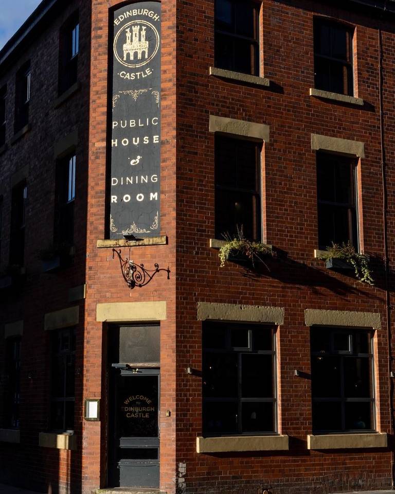The Most Historical And Oldest Pubs To Visit In Manchester