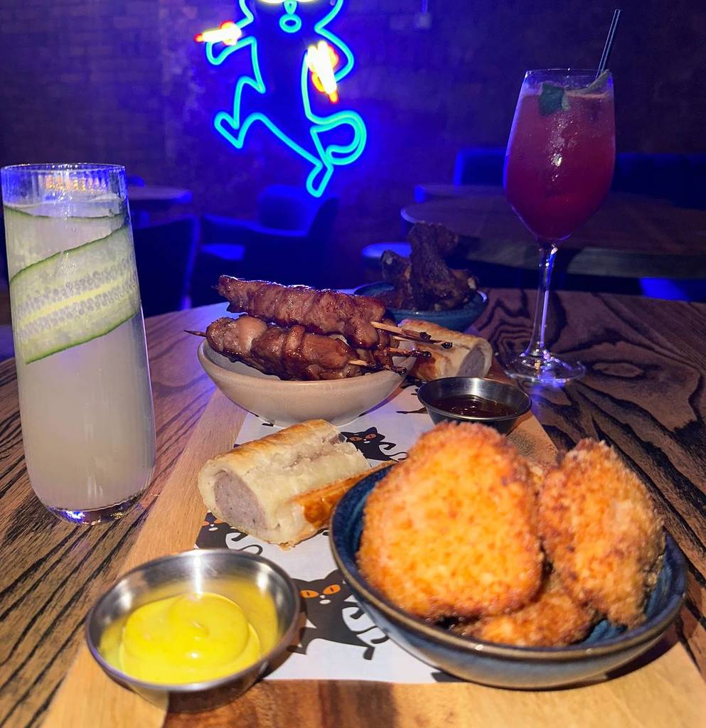 Black Cat Club Manchester: The City's New Games & Cocktail Bar