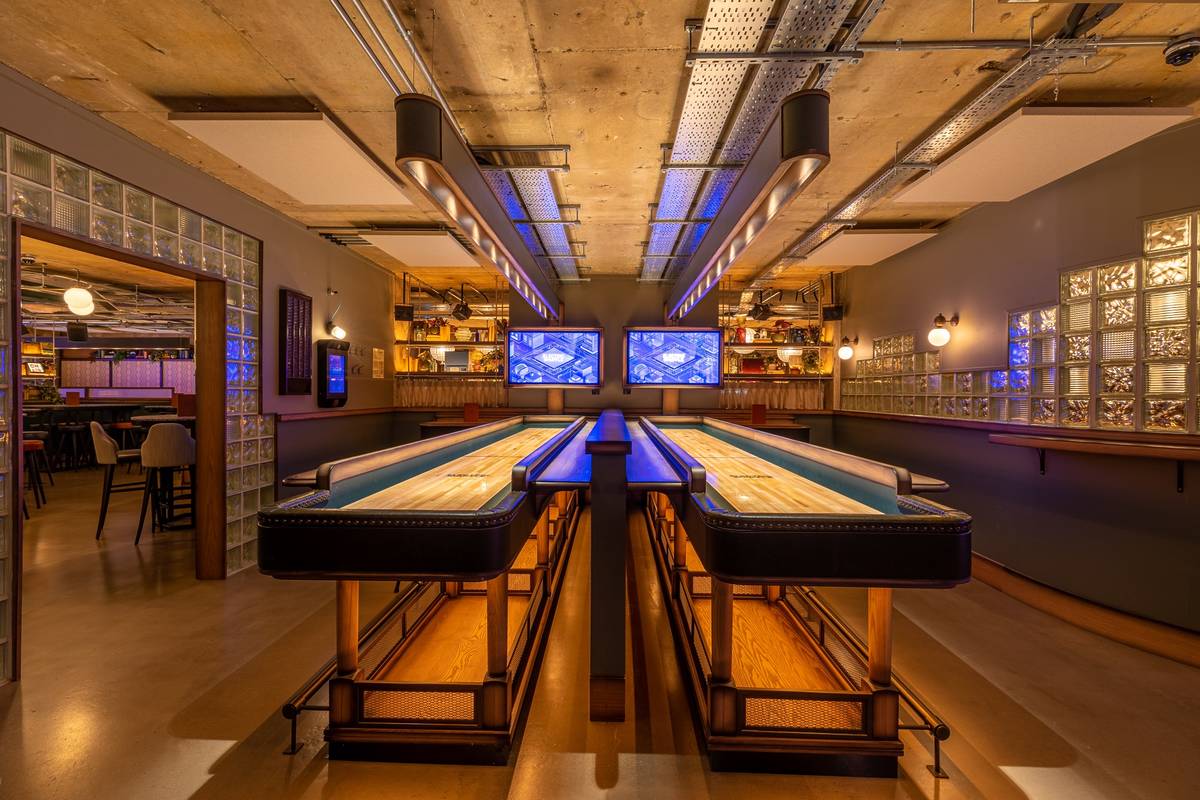 High-Tech Shuffleboard Bar Electric Shuffle To Open In Manchester