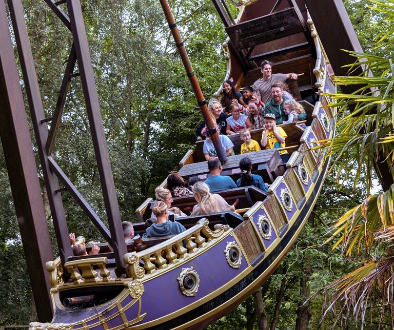 The Best And Most Thrilling Theme Parks To Visit Near Manchester