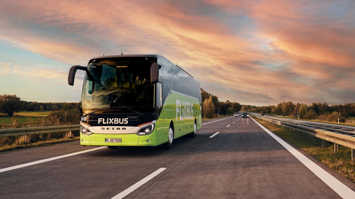 New 'Fast' Coach From Manchester To Bristol Costs Less Than £5