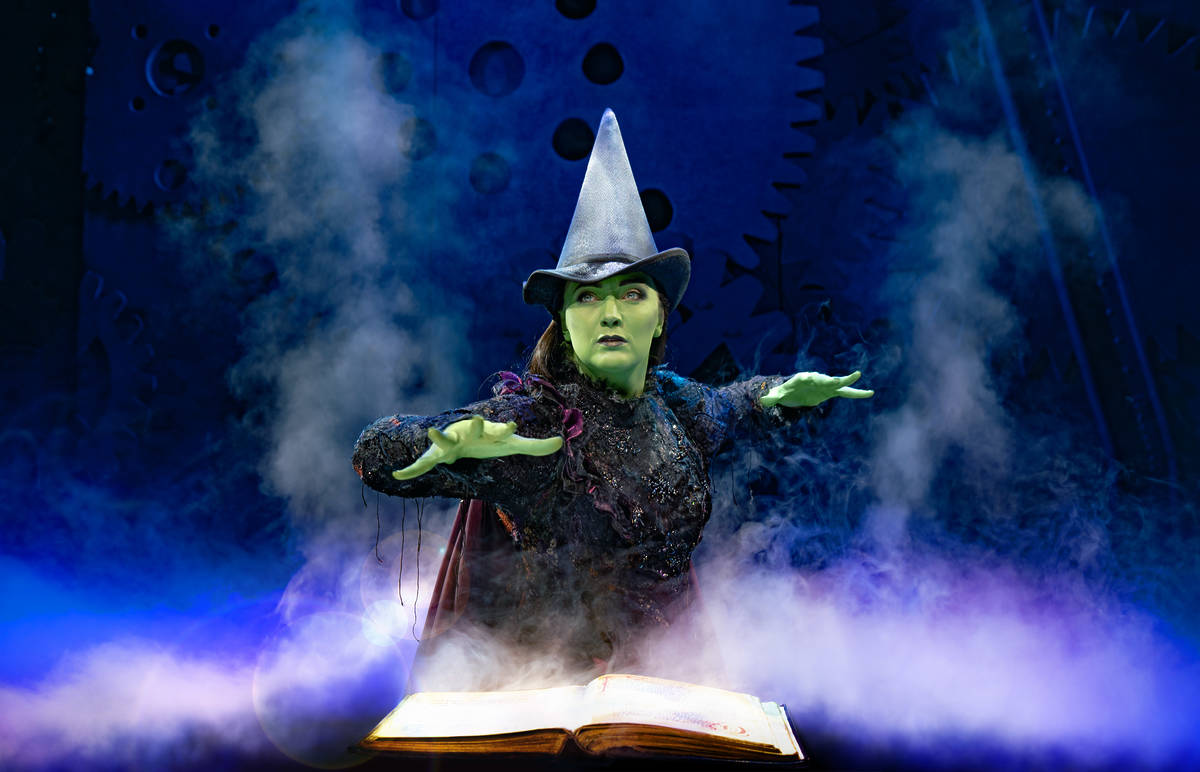 Review: Wicked The Musical Dazzles Audiences In Manchester