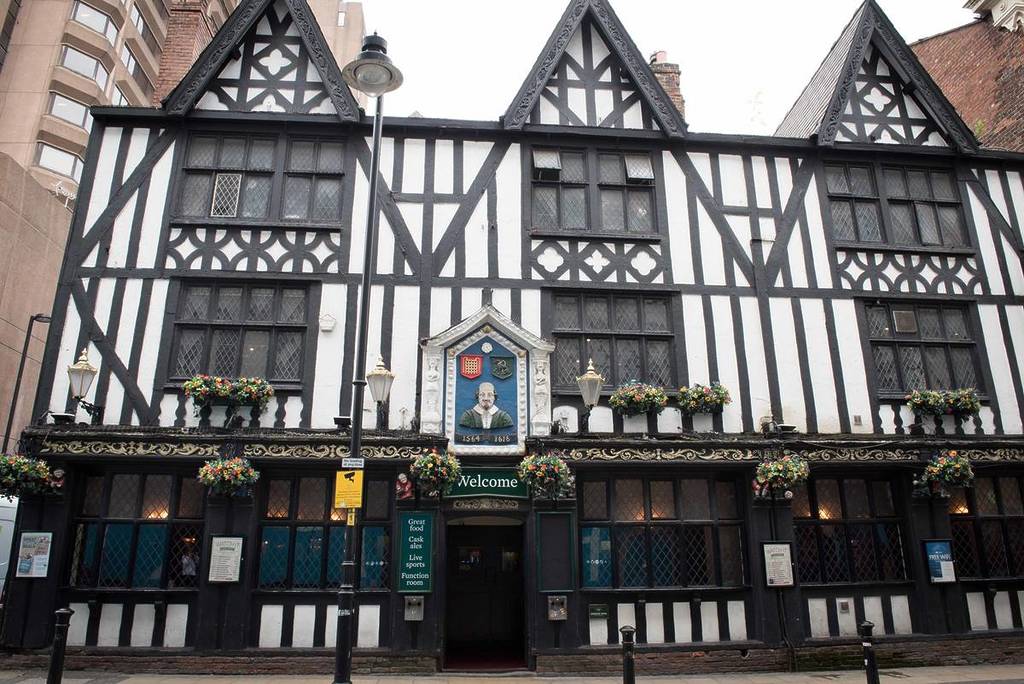 The Loveliest Cosy Pubs To Visit In Manchester