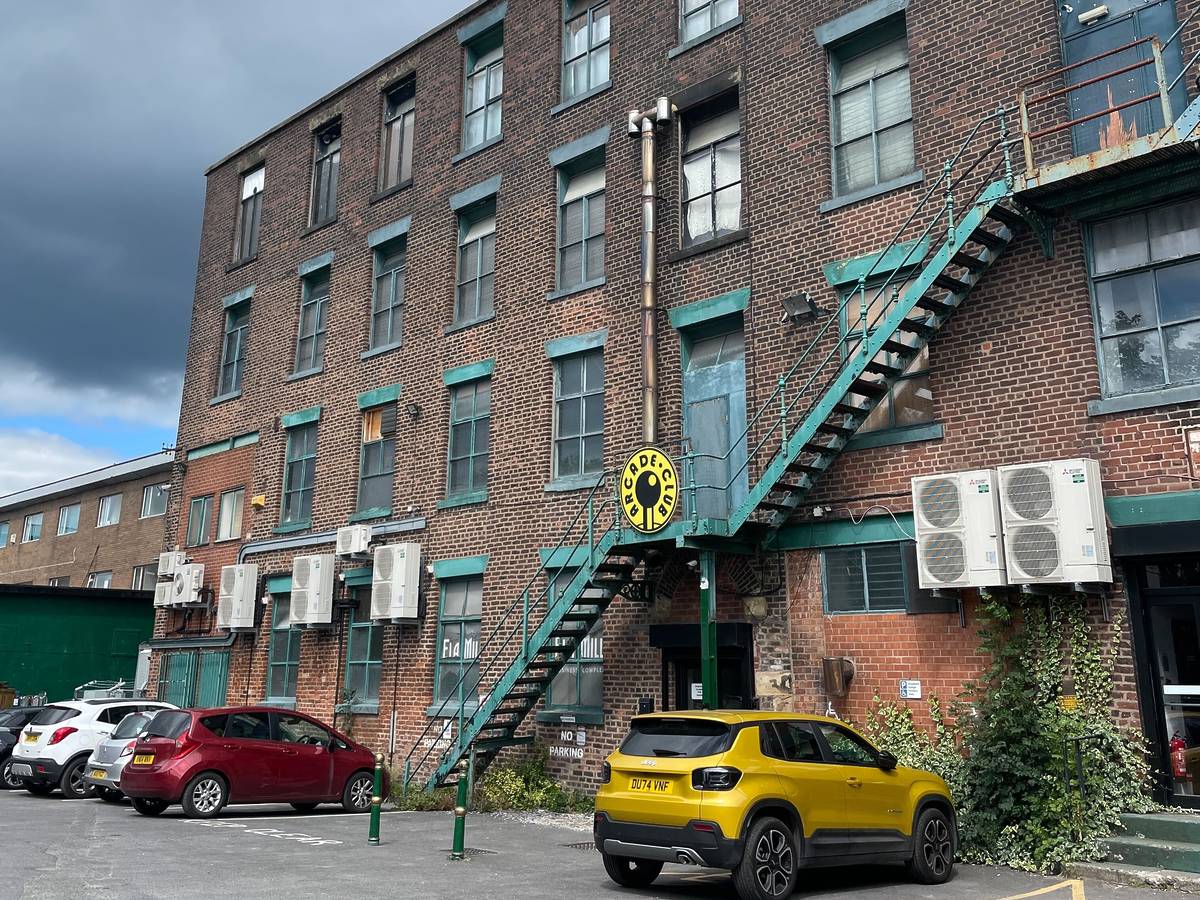 The Largest Arcade In Europe Is Hidden In This Old Greater Manchester ...