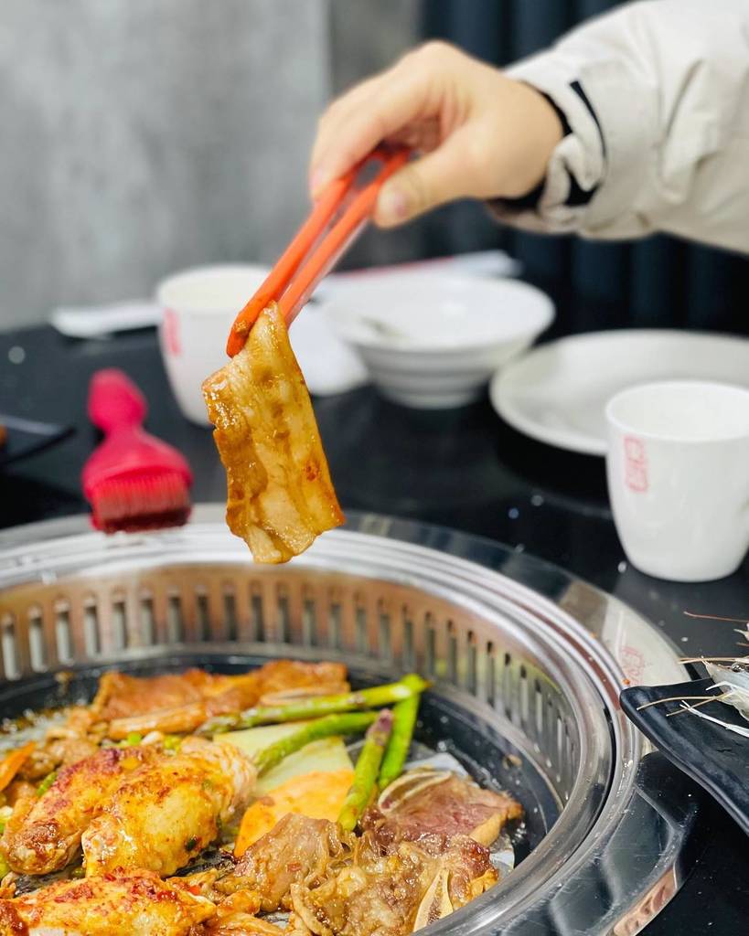 The Unassuming All-You-Can-Eat Korean BBQ Restaurant Hidden In ...