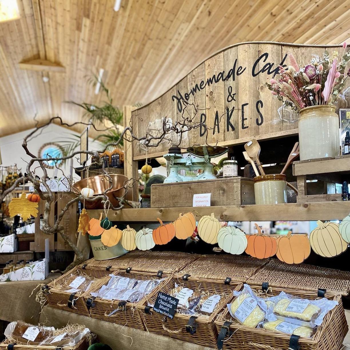 This 500-Acre Farm Just 30 Minutes From Manchester Boasts A Huge ...