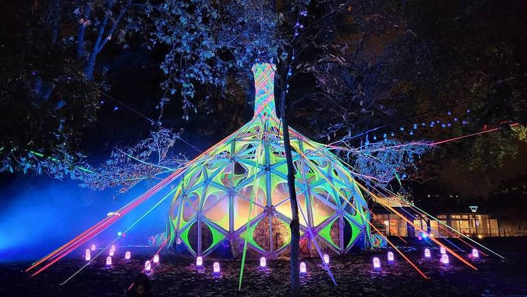 Catch The Northern Lights & Marvel At Mars Up Close For FREE At This ...
