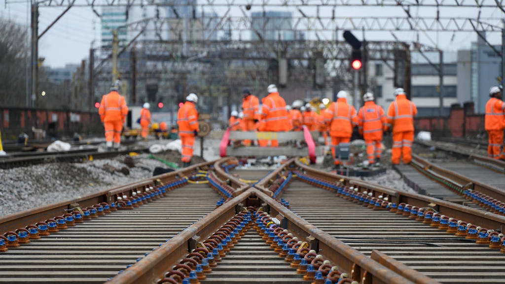 Manchester Piccadilly is finally open after a massive £7.9M upgrade ...