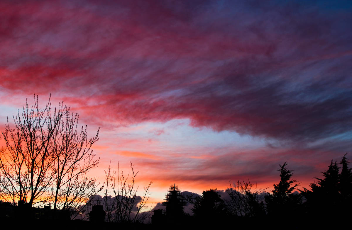 The skies in Manchester are set to turn a dramatic shade of 'blood red ...