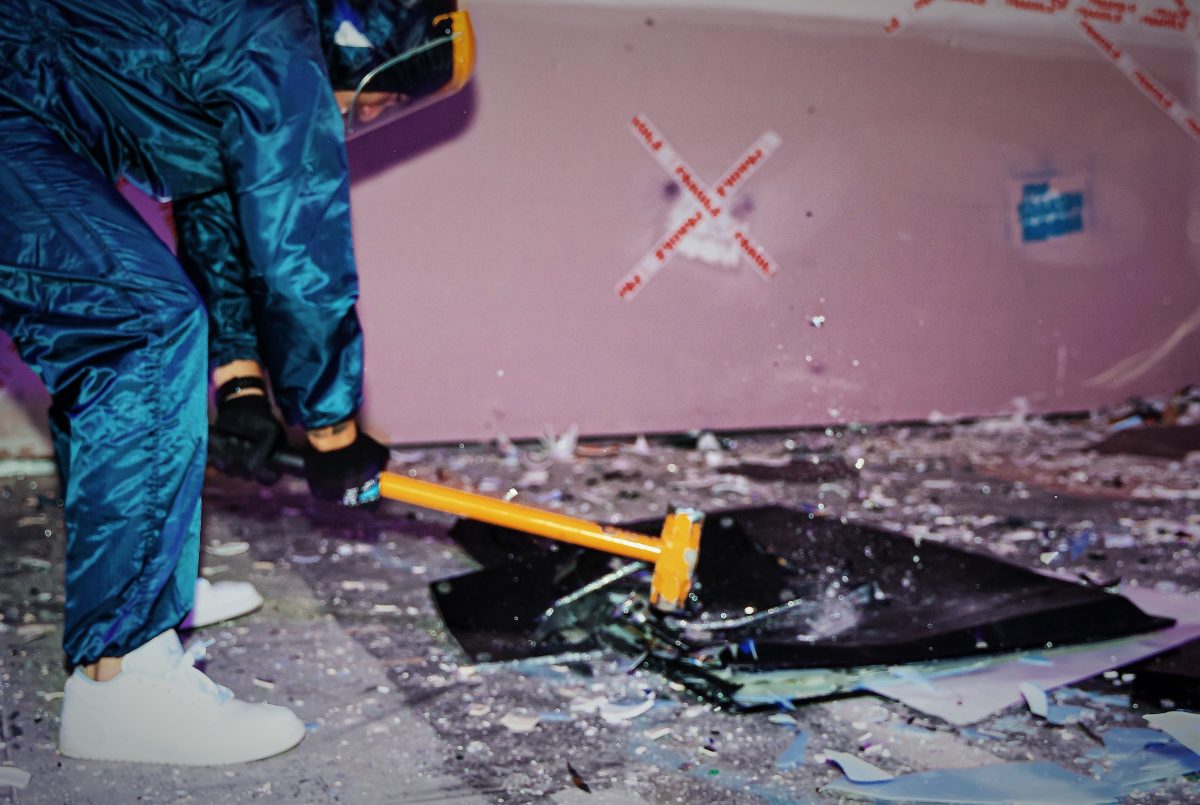 Let Loose With Your Friends And Break Stuff Together In The Smash Room ...