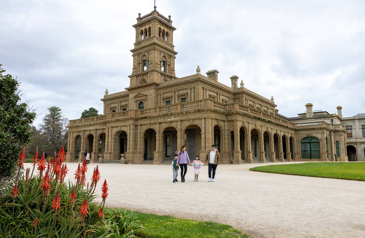 10 Magnificent Historic Mansions Around Melbourne - Secret Melbourne