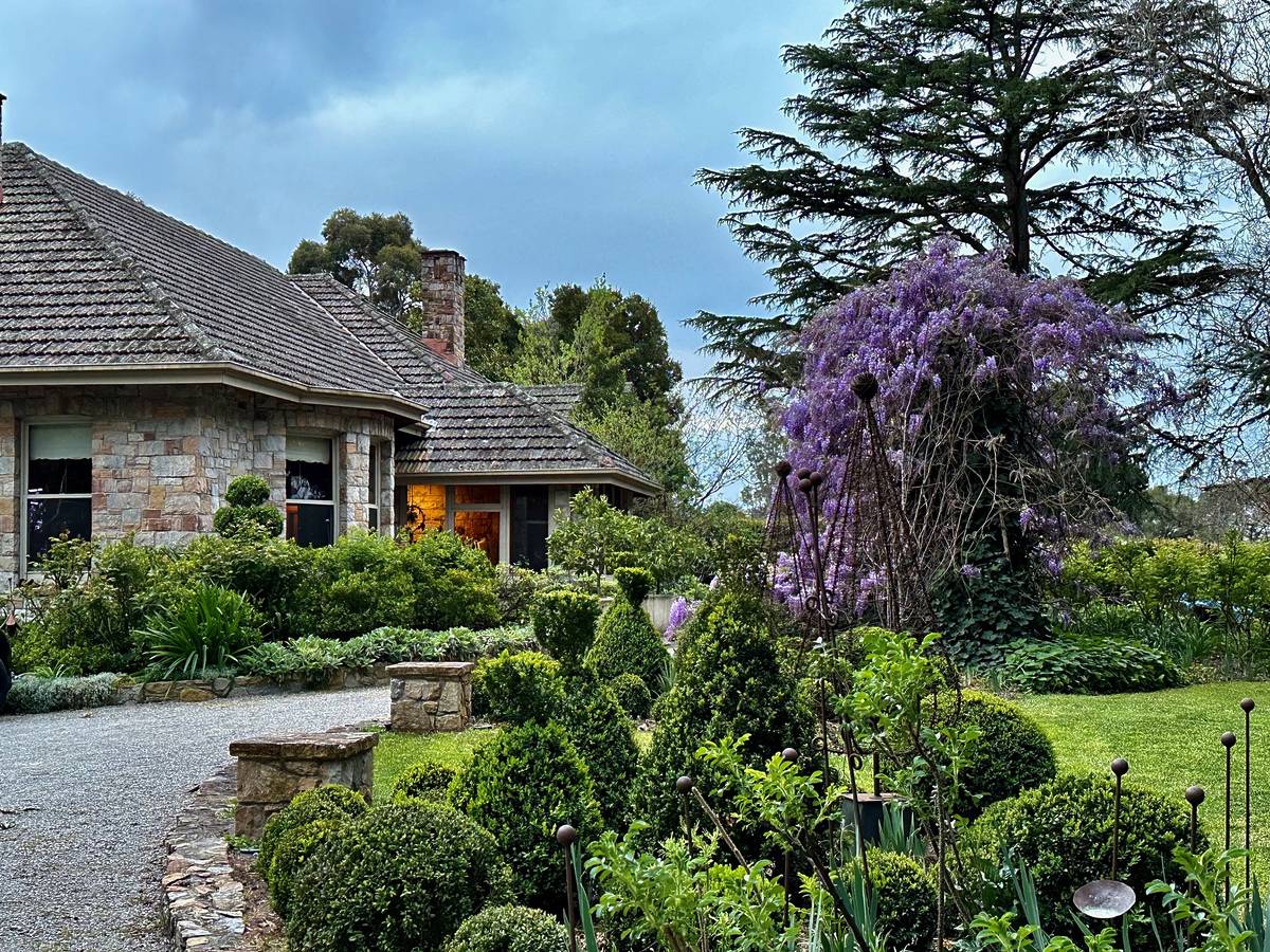 Take A Stroll Through Some Stunning Private Gardens Around Victoria ...