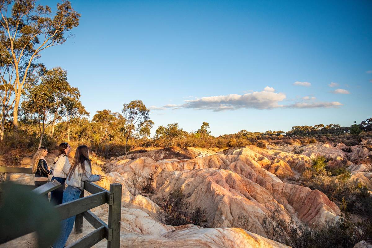 These Pink Cliffs 90 Minutes Away From Melbourne Offer An Otherworldly ...
