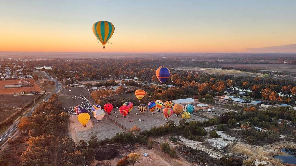 Over 30 colourful hot air balloons will soon float over Mildura for a ...