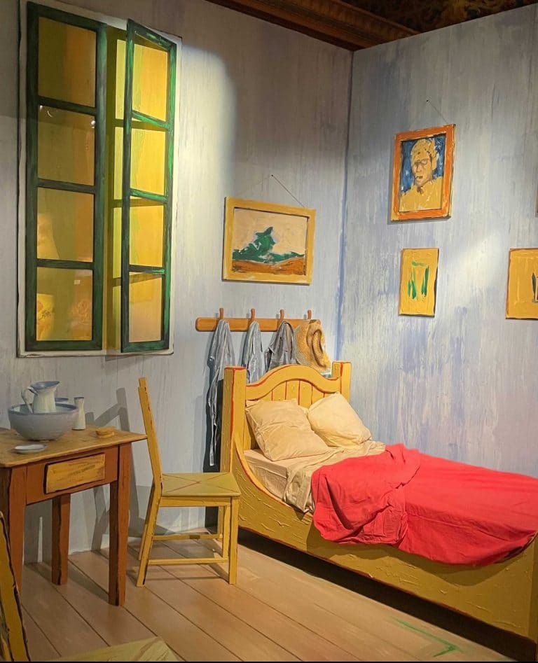 This Is What It’s Really Like Inside Miami’s Newest Van Gogh Immersive ...
