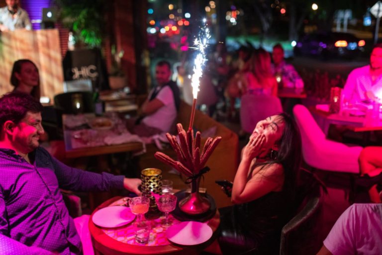 15 Awesome Dinner Parties For A Fun Night Out In Miami