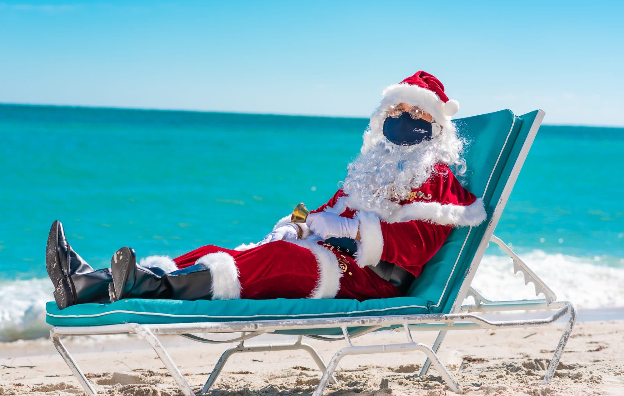 Spend A Totally Festive Evening At This Santa-stic Soirée At Carillon ...