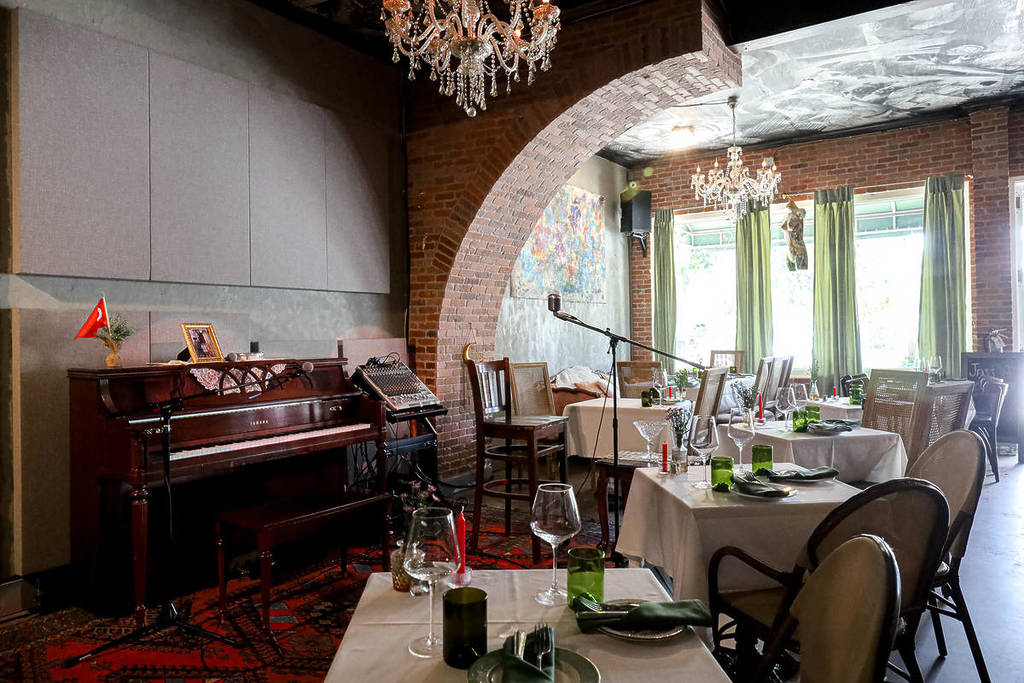 16 Excellent Miami Bars And Restaurants Offering Live Music, From Jazz ...