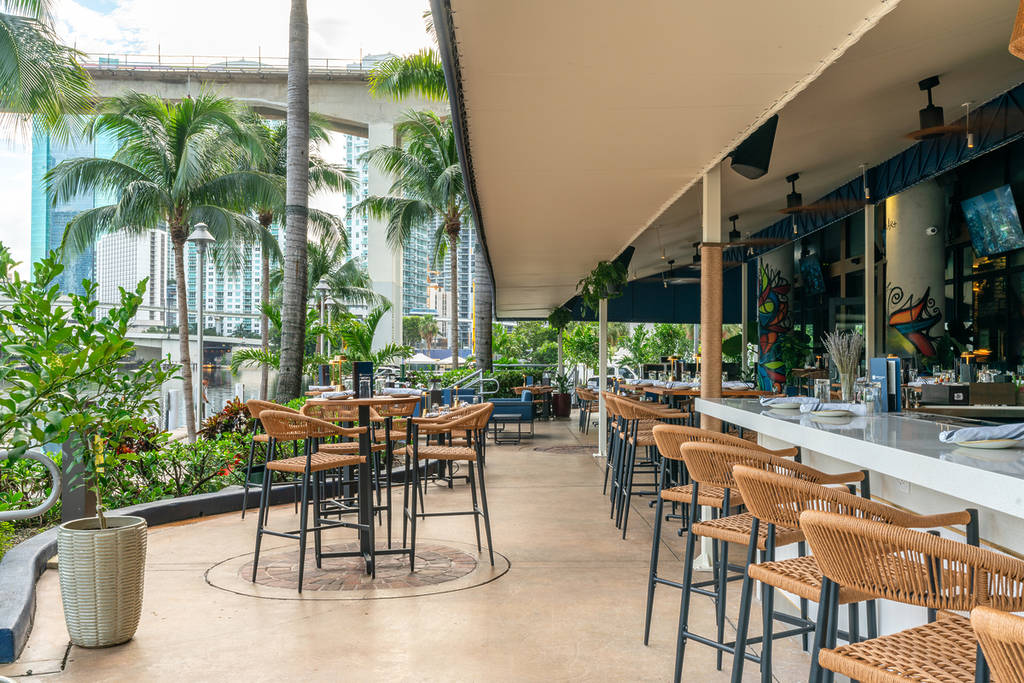 15 Wonderful Waterfront Restaurants Making Waves In Miami